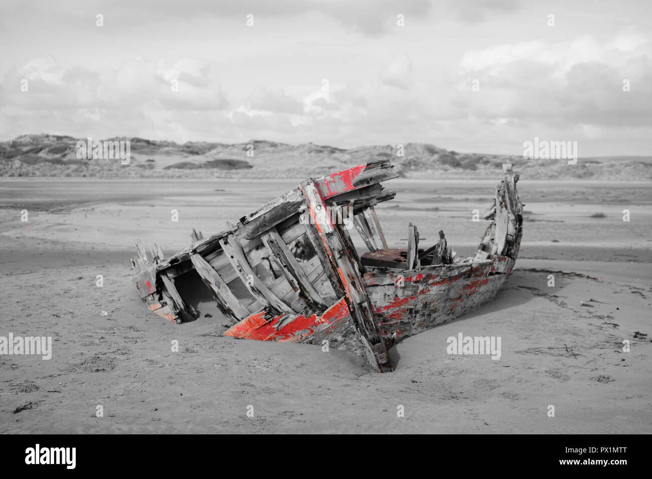 Colorsplash photo of the shipwreck on the beach at Crow point in Devon ...