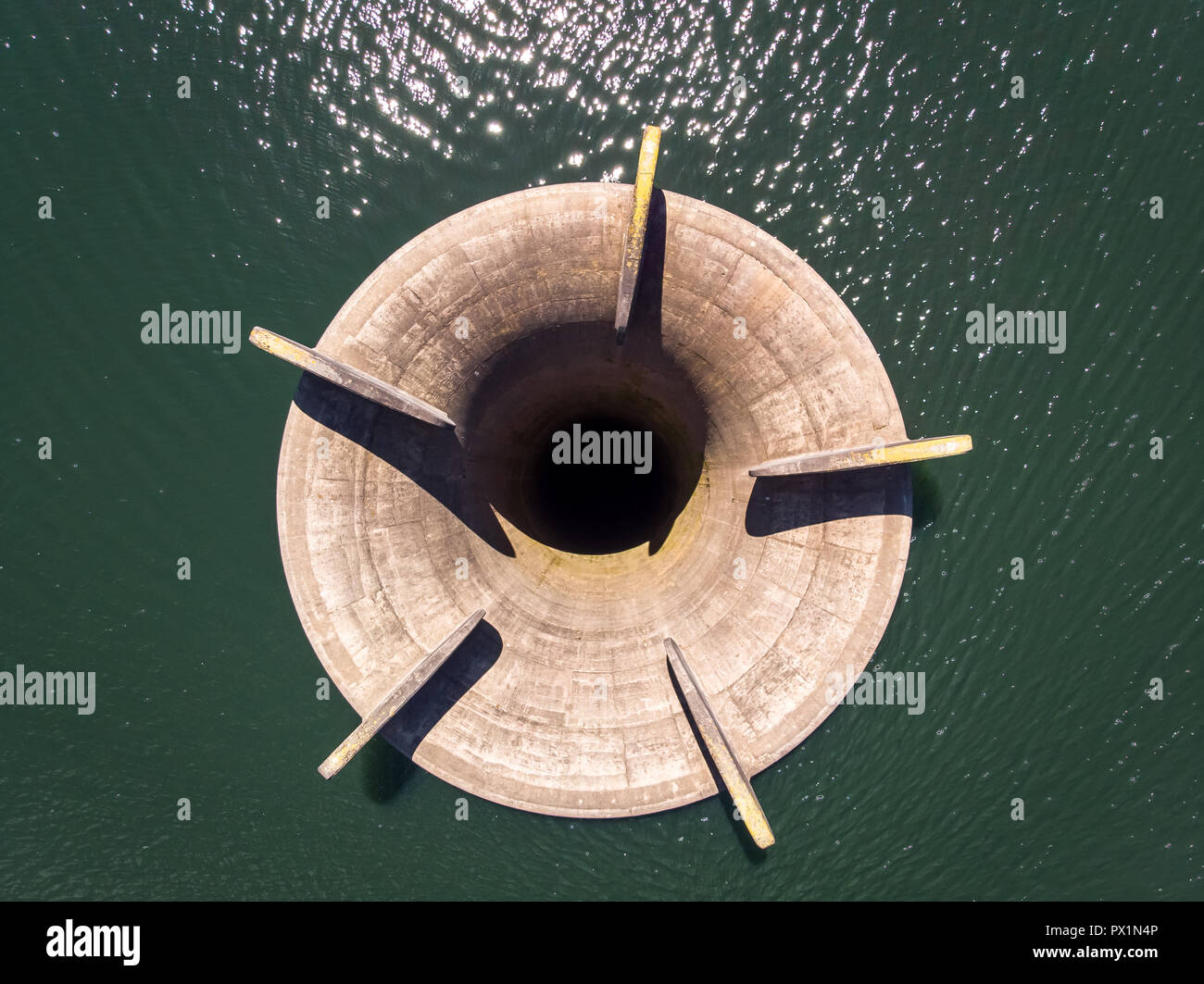 Overflow lake hi-res stock photography and images - Alamy