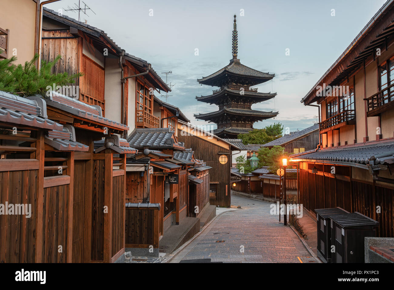 Japan japanese old cobblestone hi-res stock photography and images - Alamy
