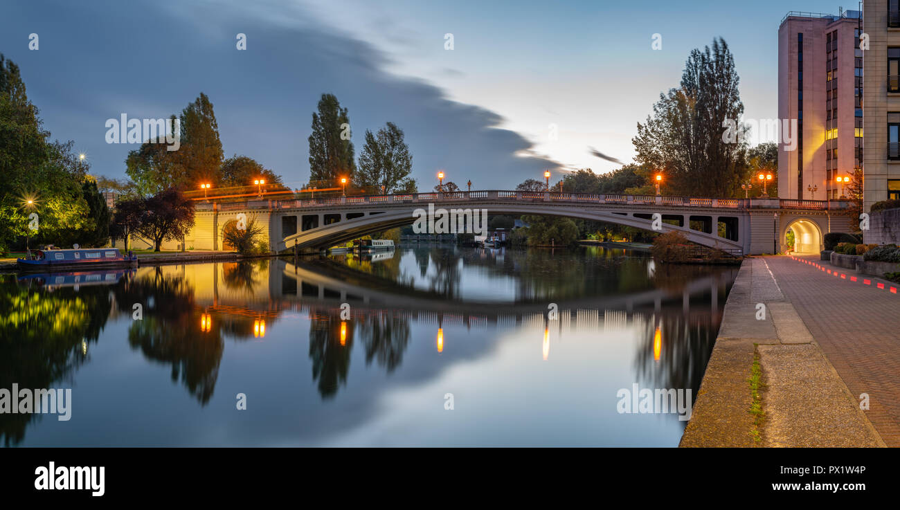 Reading Bridge over the River Thames , Reading Berkshire United Kingdom ...