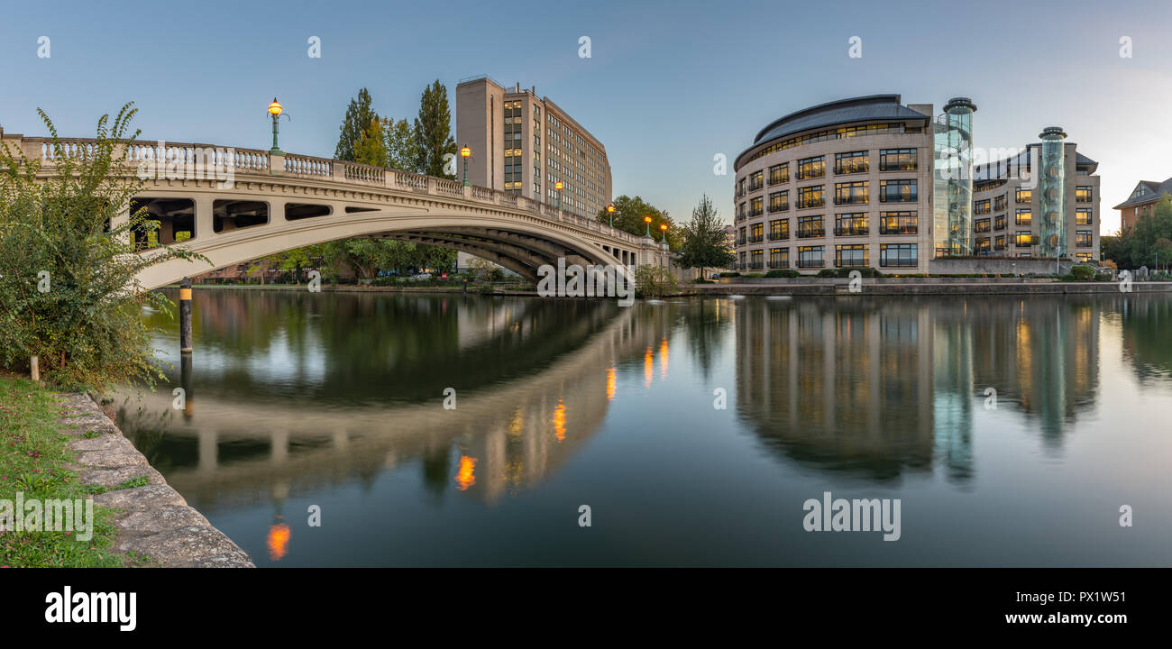 Reading Bridge over the River Thames, Reading Berkshire United Kingdom ...