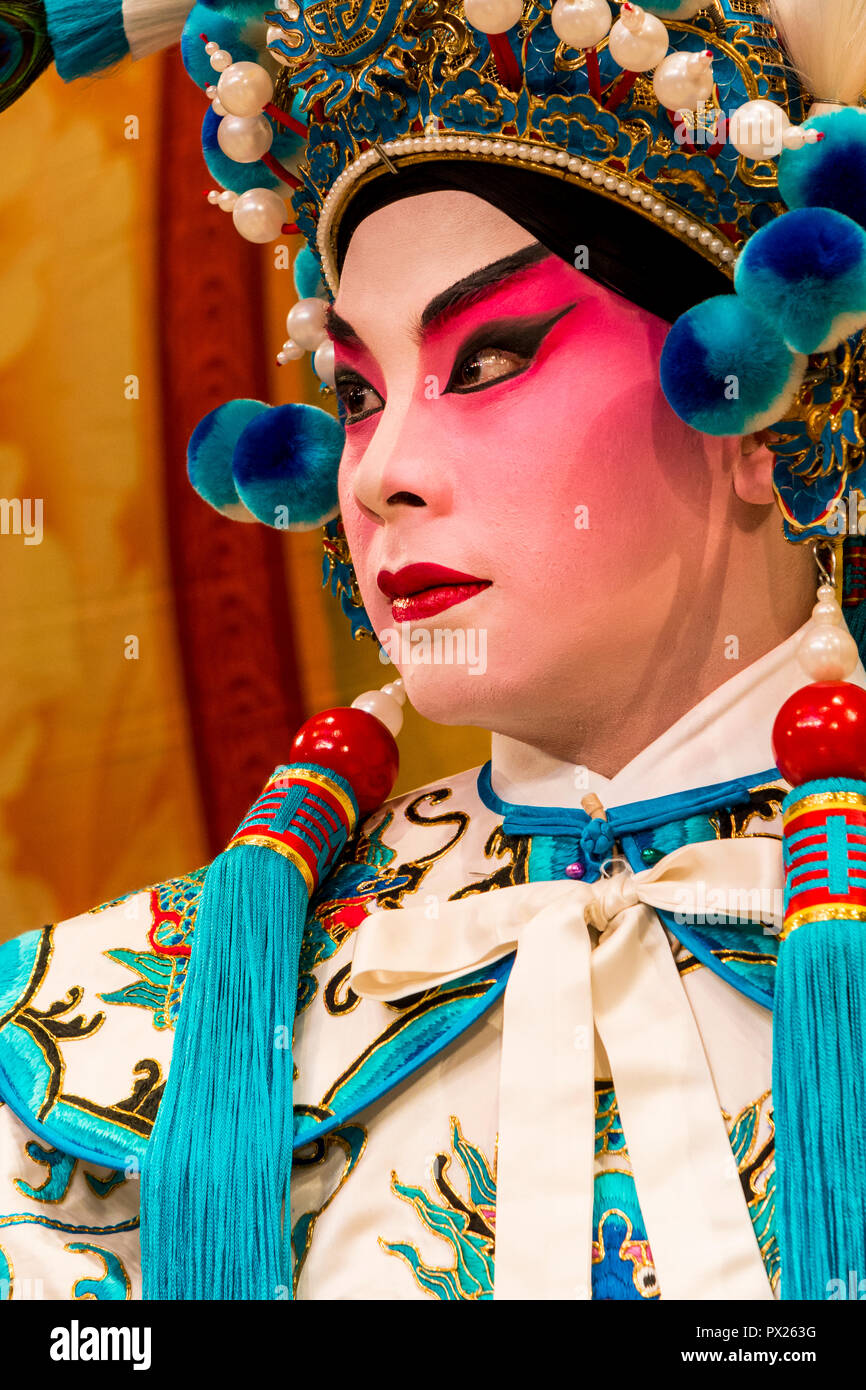 Chinese man makeup hi-res stock photography and images - Alamy