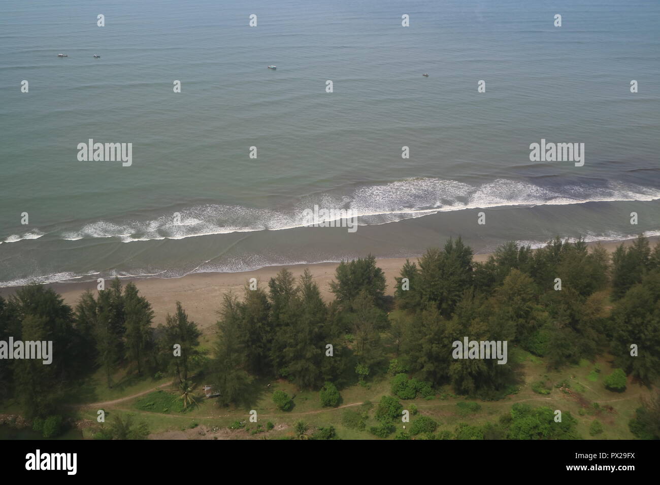Top view white shoreline trip hi-res stock photography and images - Alamy