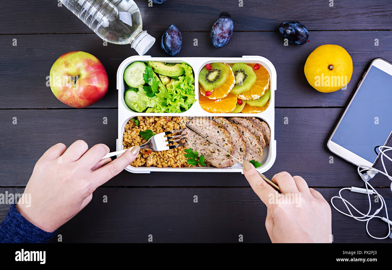 School lunch table hi-res stock photography and images - Alamy