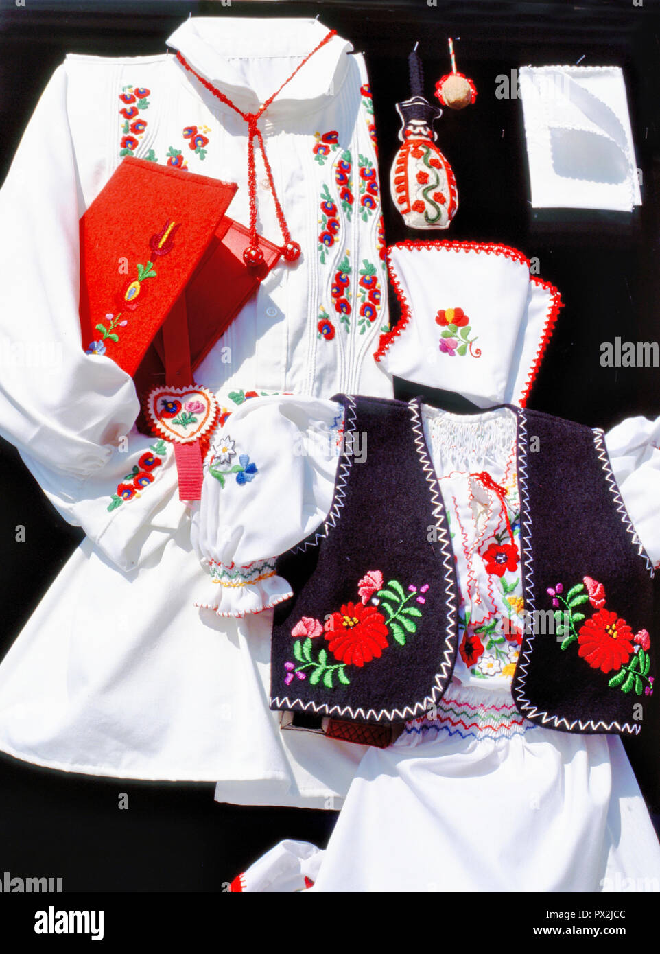 Traditional hungarian costumes hi-res stock photography and images - Alamy