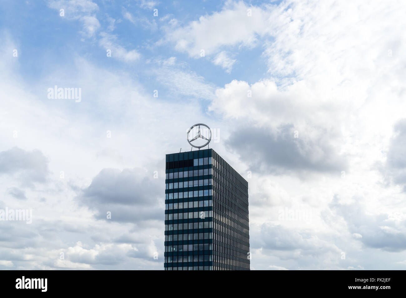 Mercedes logo building hi-res stock photography and images - Alamy