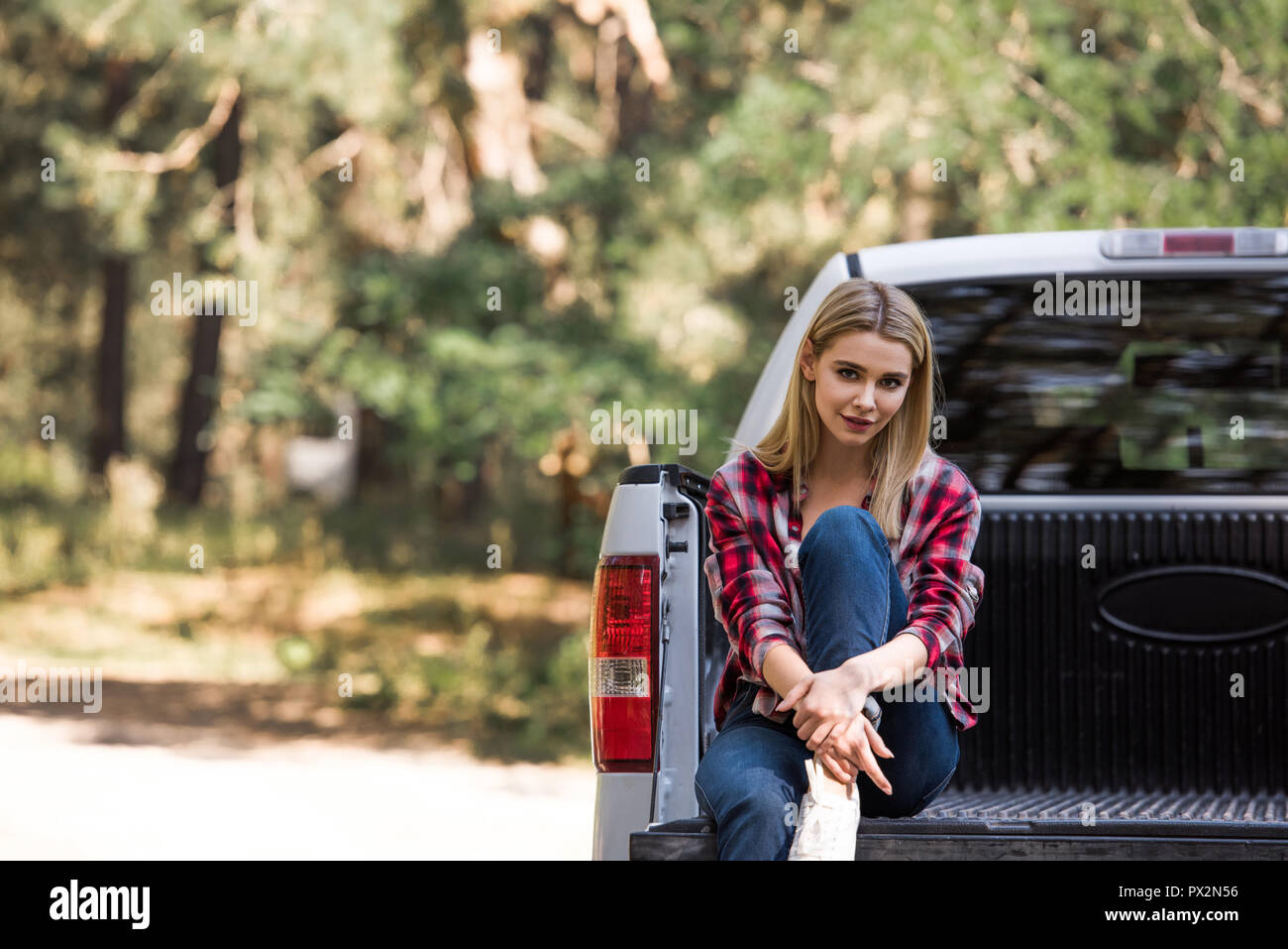 Girl in pickup truck hi-res stock photography and images - Alamy