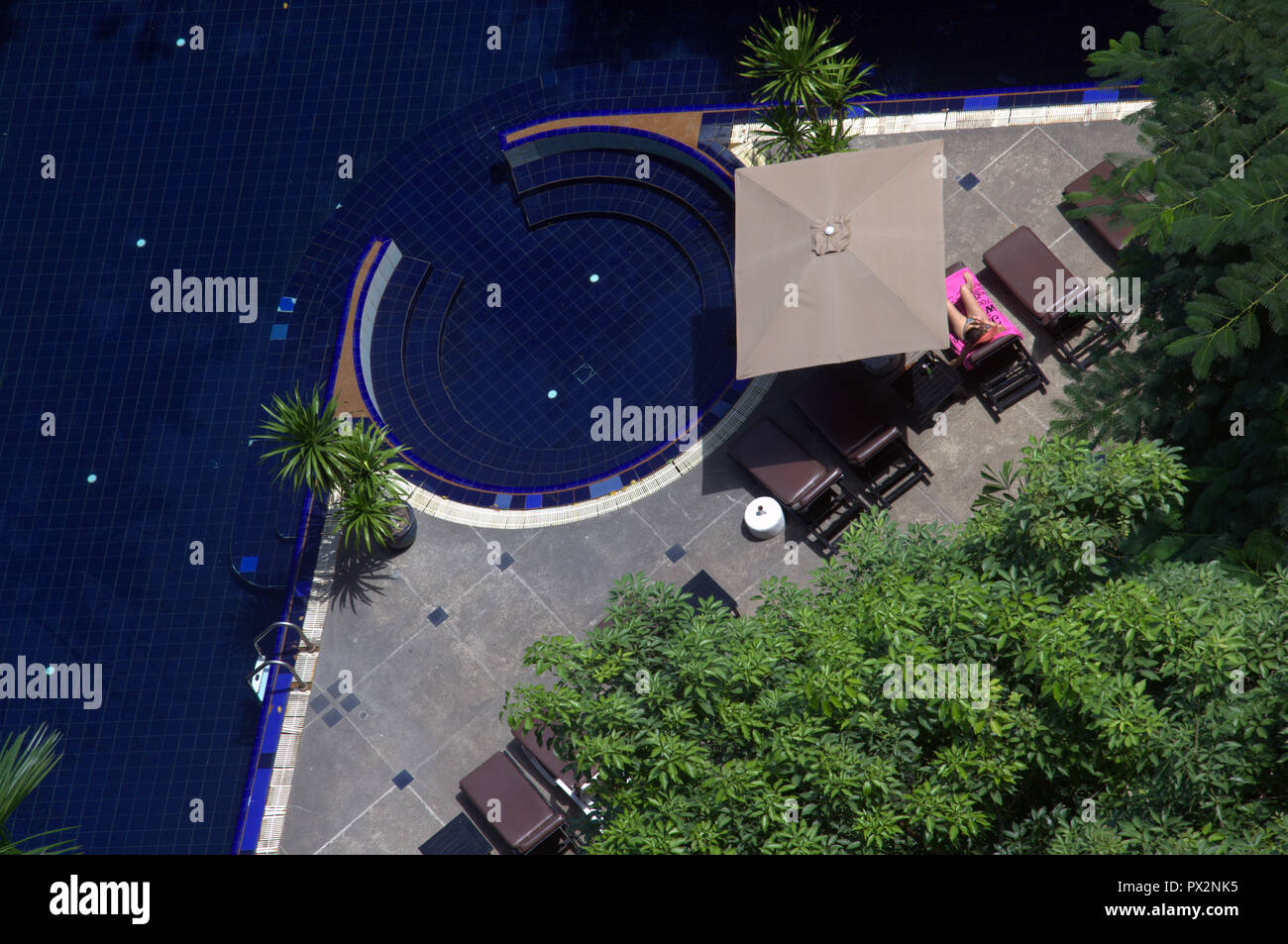 Overhead view of hotel swimming pool in Bangkok Stock Photo - Alamy