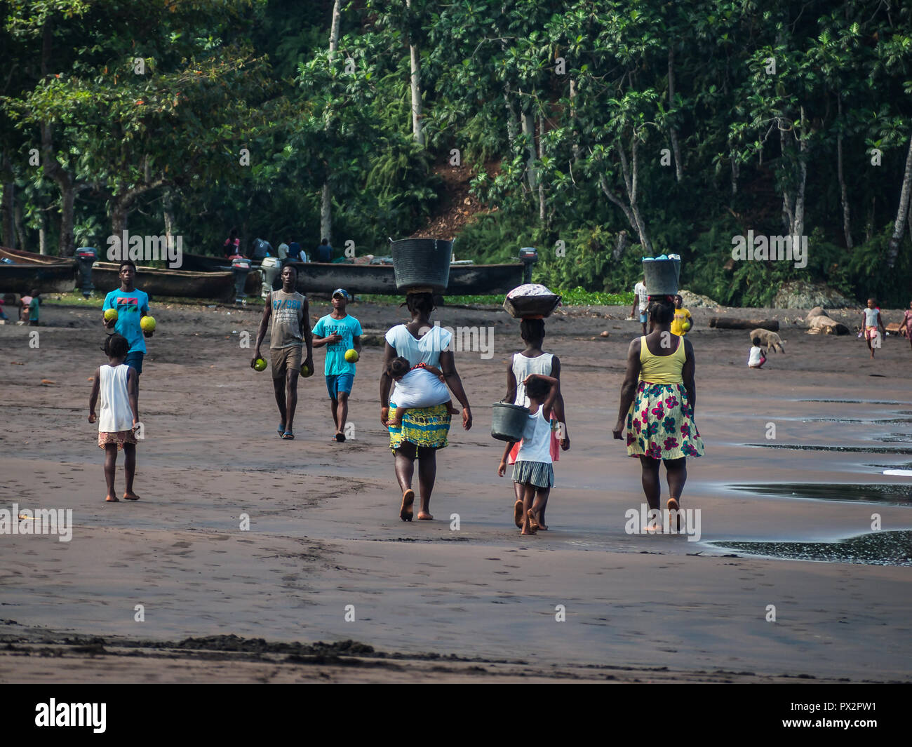 Carrying things hi-res stock photography and images - Alamy