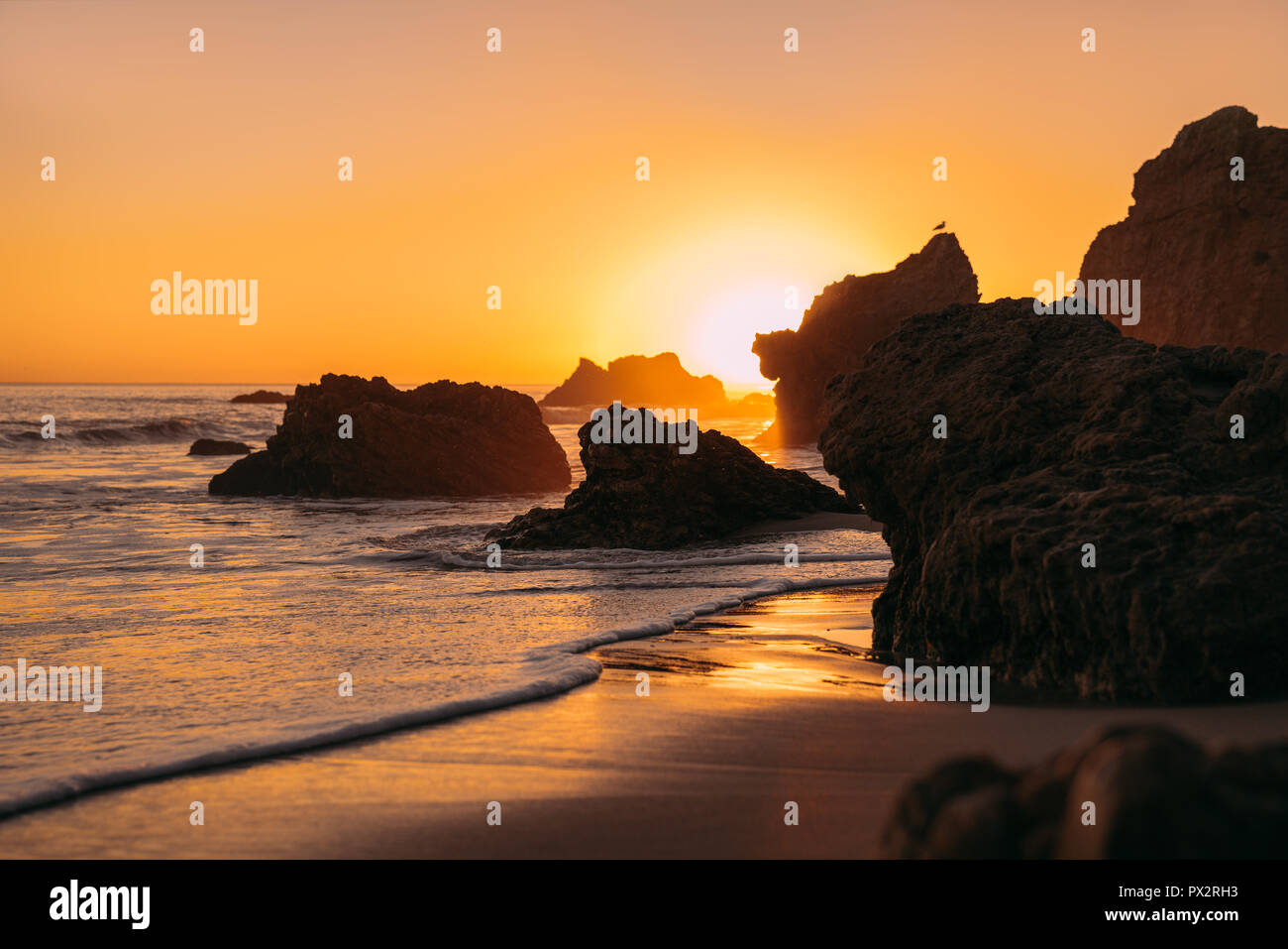 Malibu beach rocks hi-res stock photography and images - Alamy