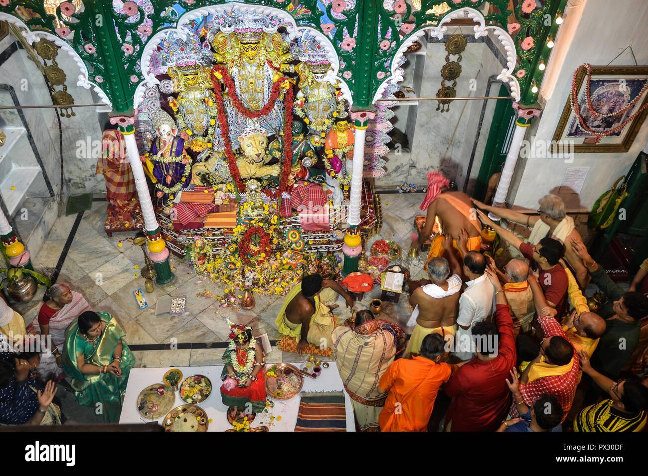 Durga Puja Rituals in Kolkata Stock Photo - Alamy