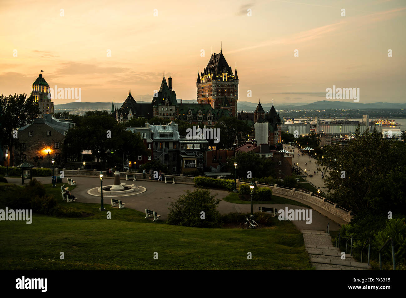 Frontenac Castle in Old Quebec City in the beautiful sunrise light ...