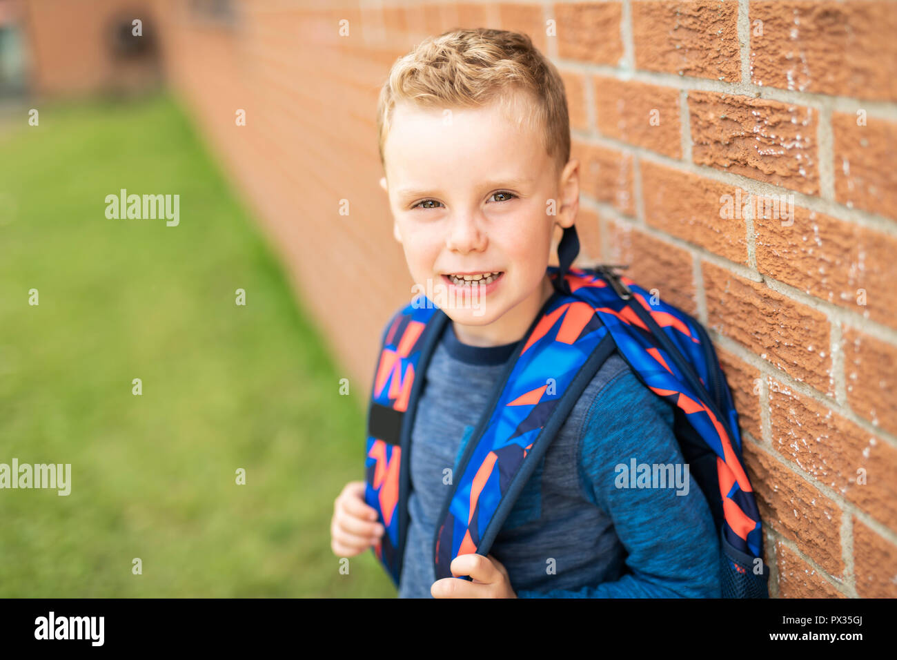 Back to school fashion children hi-res stock photography and images - Alamy