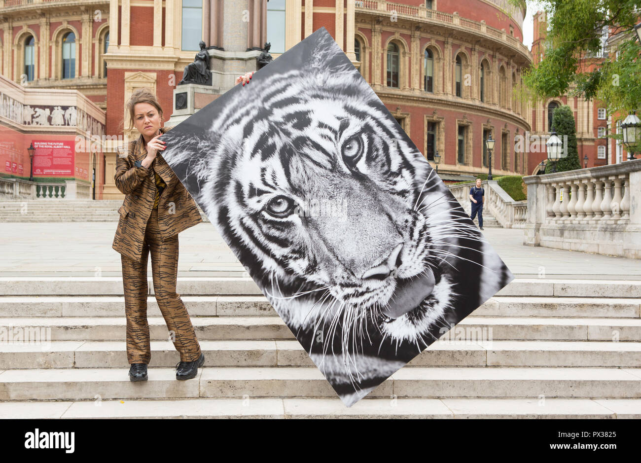 Actress and Save Wild Tigers ambassador, Jaime Winstone and 17 high ...
