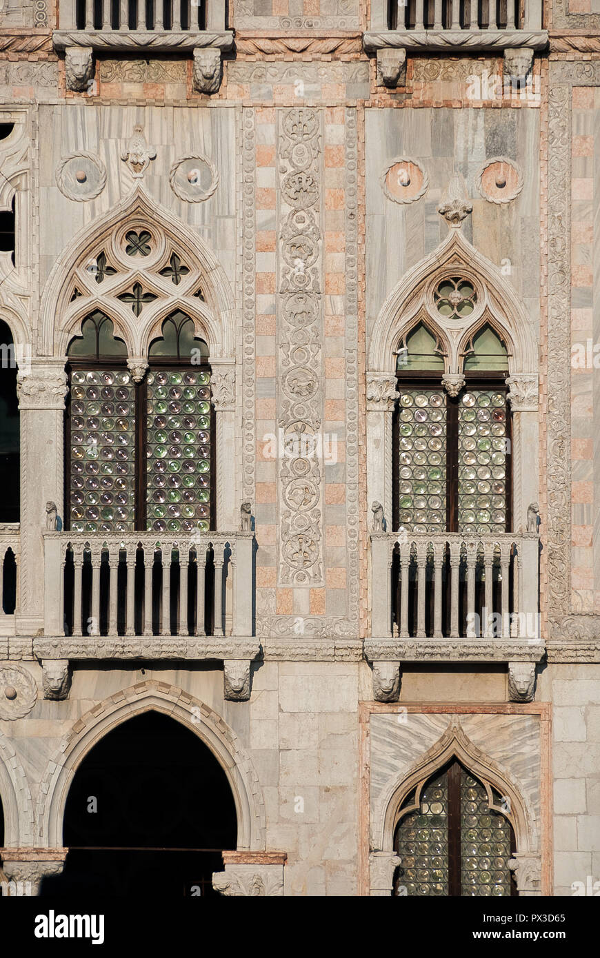 Facade gothic architecture hi-res stock photography and images - Alamy