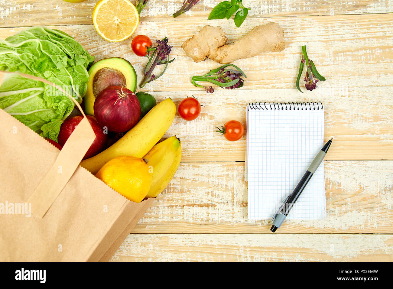 Ingredients list on food package hi-res stock photography and images ...