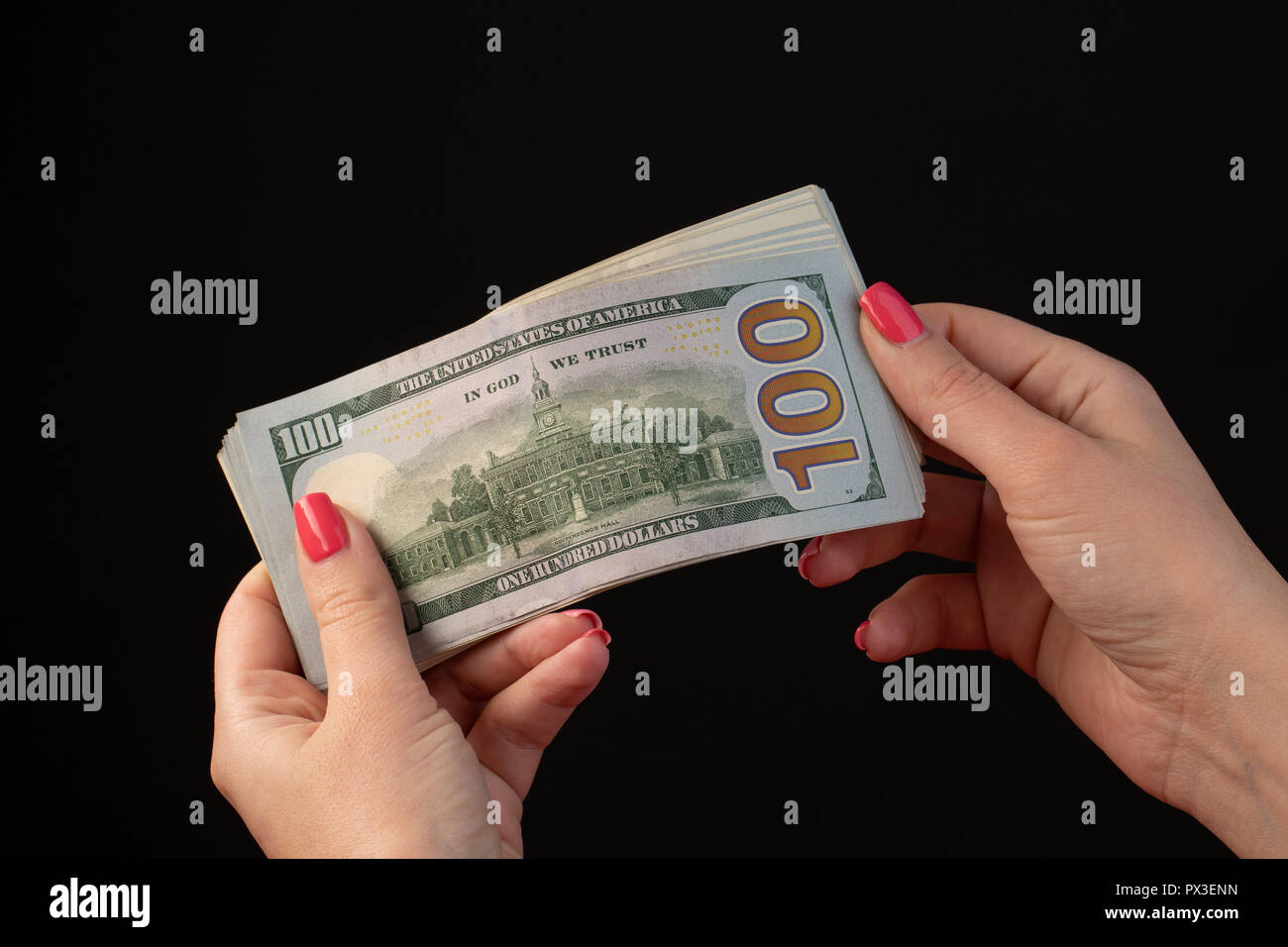 Woman group people paying bill hi-res stock photography and images - Alamy