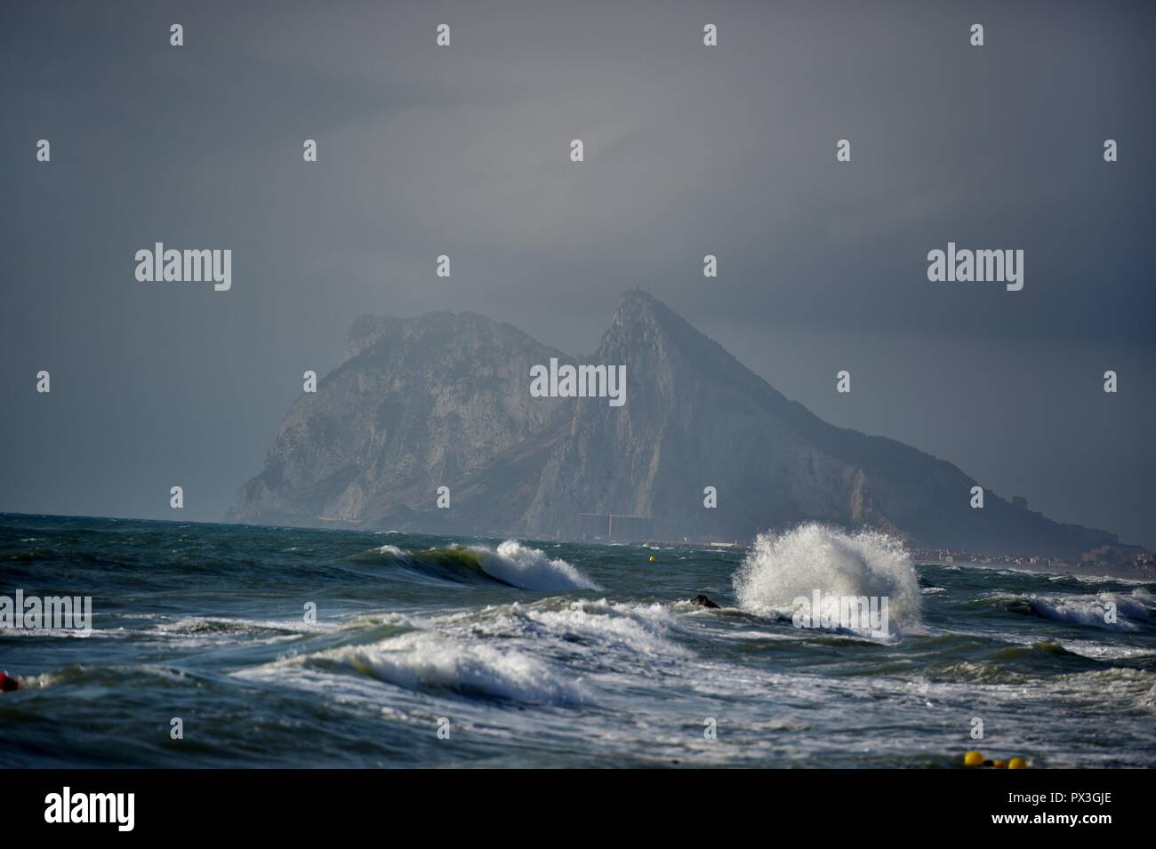 La Linea, Spain. 29th Sep, 2018. Bicycle rider at the beach, Spain ...