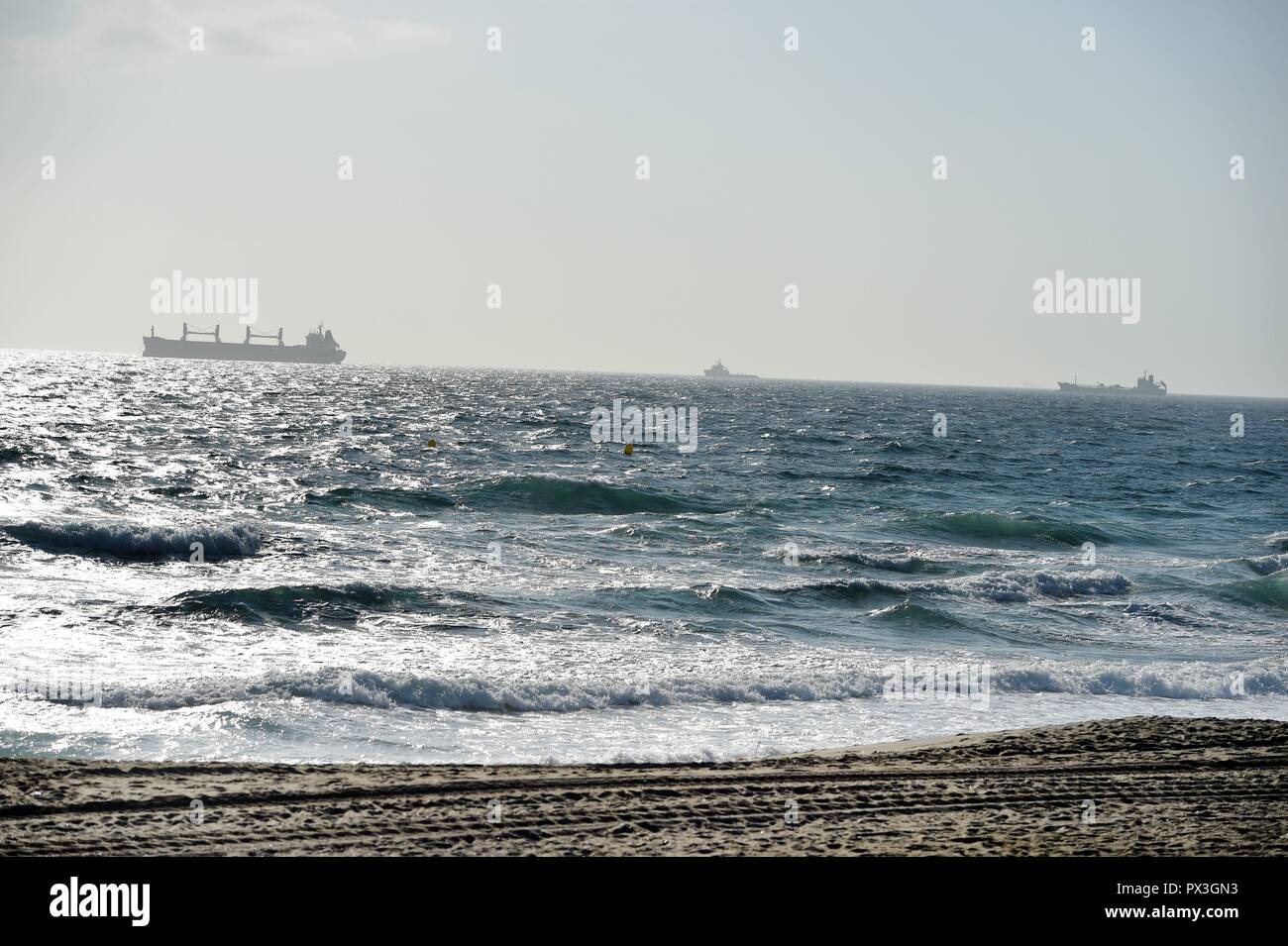 La Linea, Spain. 29th Sep, 2018. Beach, Spain, city of La Linea, 29 ...