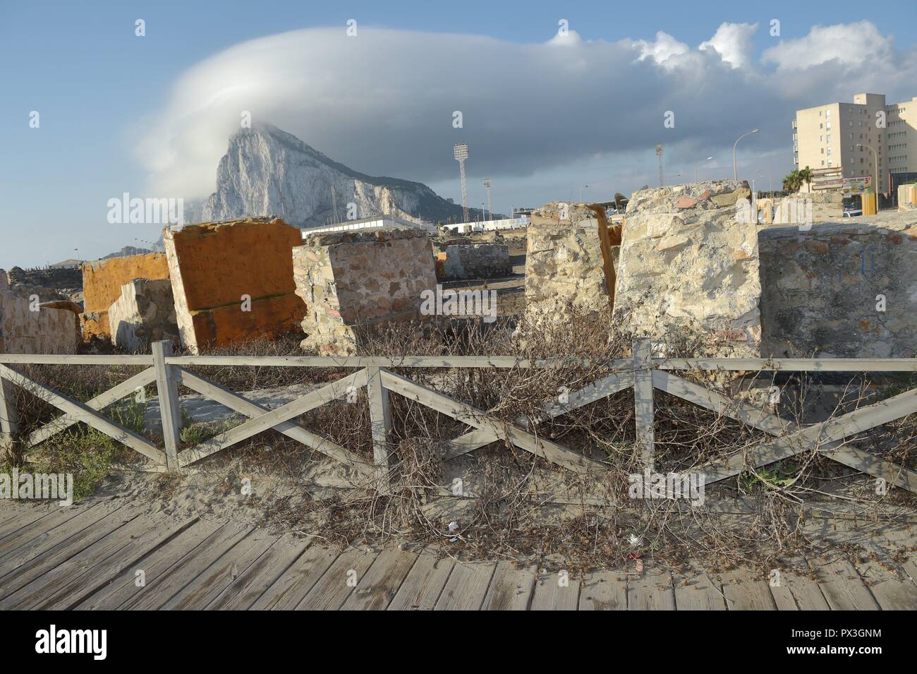 La Linea, Spain. 29th Sep, 2018. Bicycle rider at the beach, Spain ...