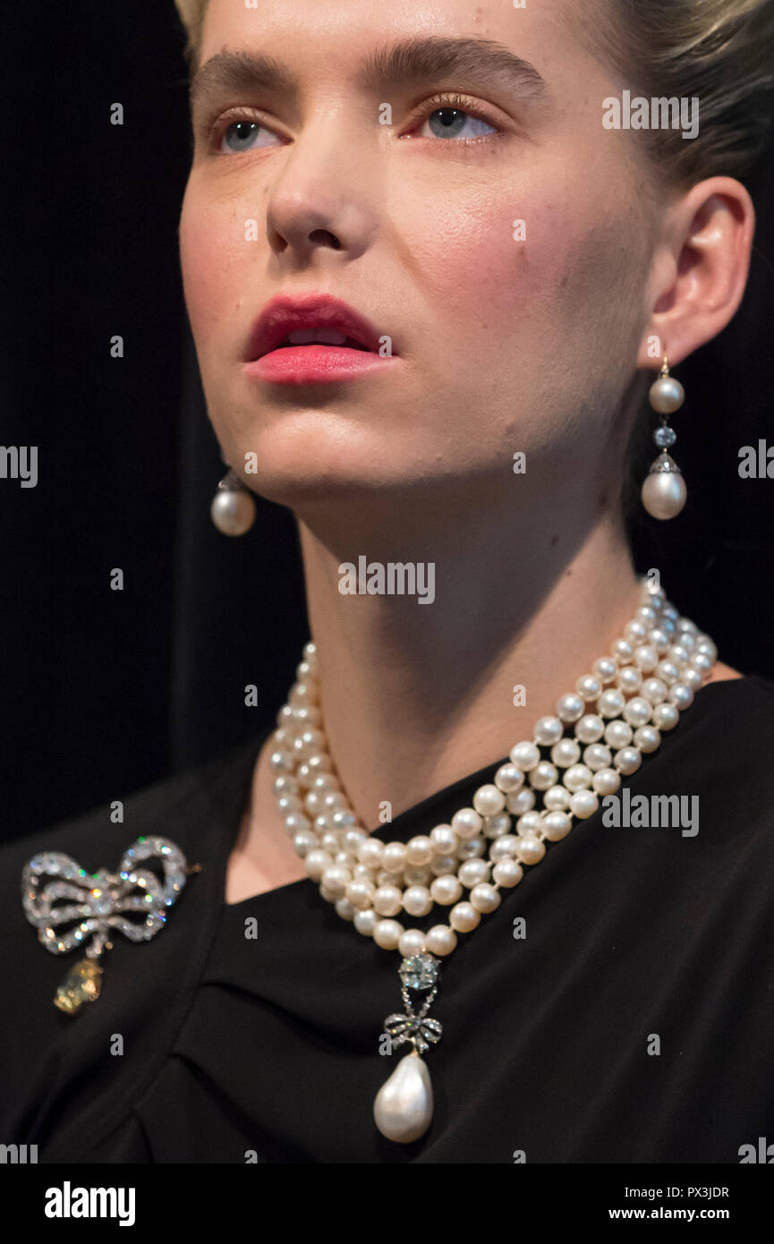 Our model wears diamond hi-res stock photography and images - Alamy
