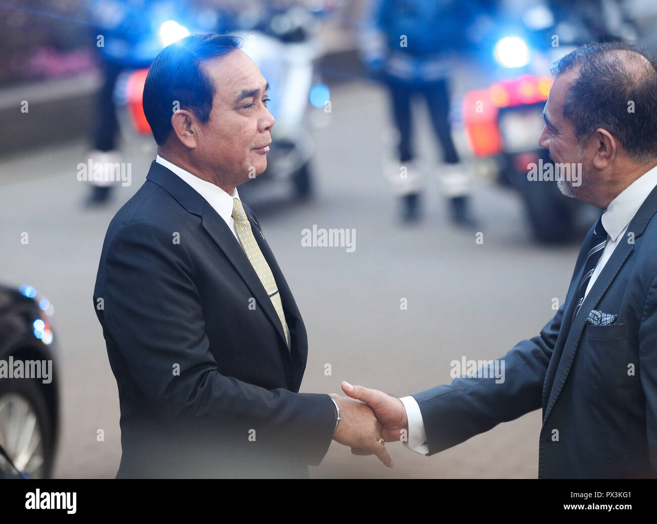 Thailands prime minister l hi-res stock photography and images - Alamy