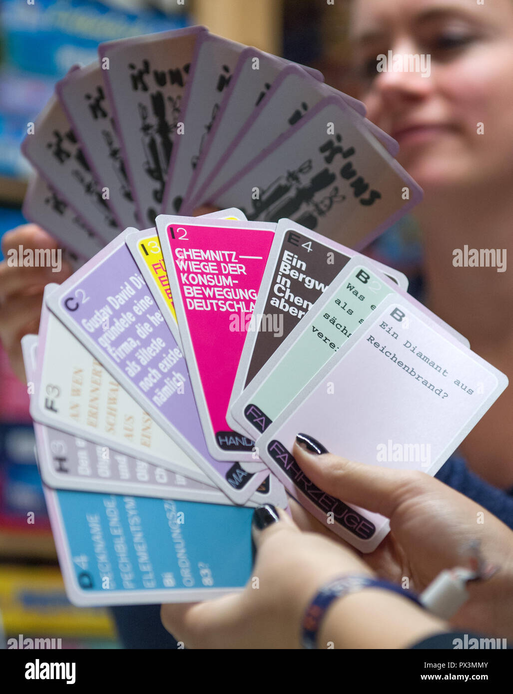 Quiz game cards hi-res stock photography and images - Alamy