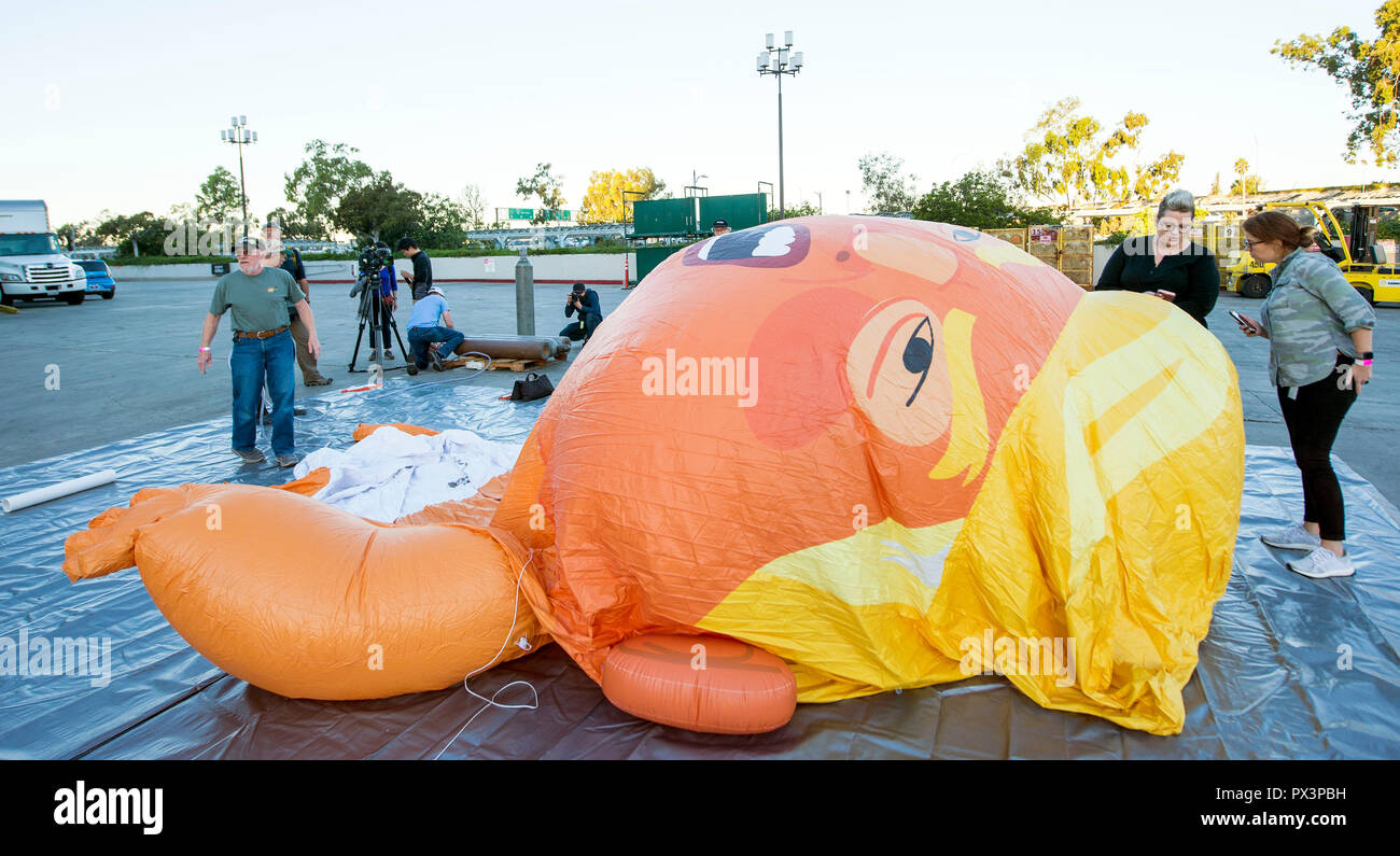 Los Angeles, California, USA. 19th Oct, 2018. The famous Baby Trump ...