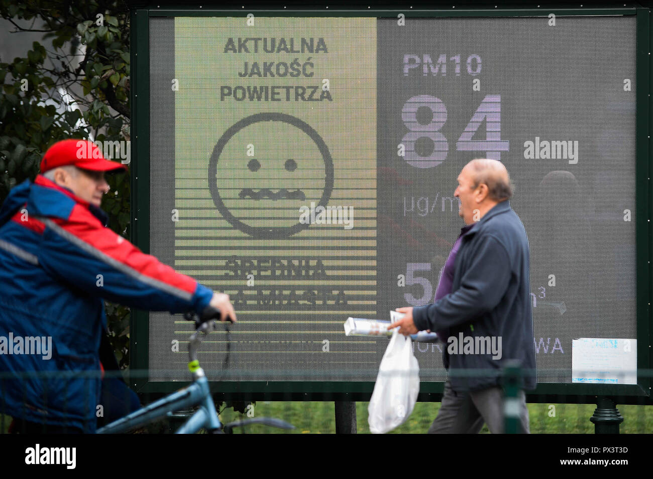 Air pollution warning board hi-res stock photography and images - Alamy