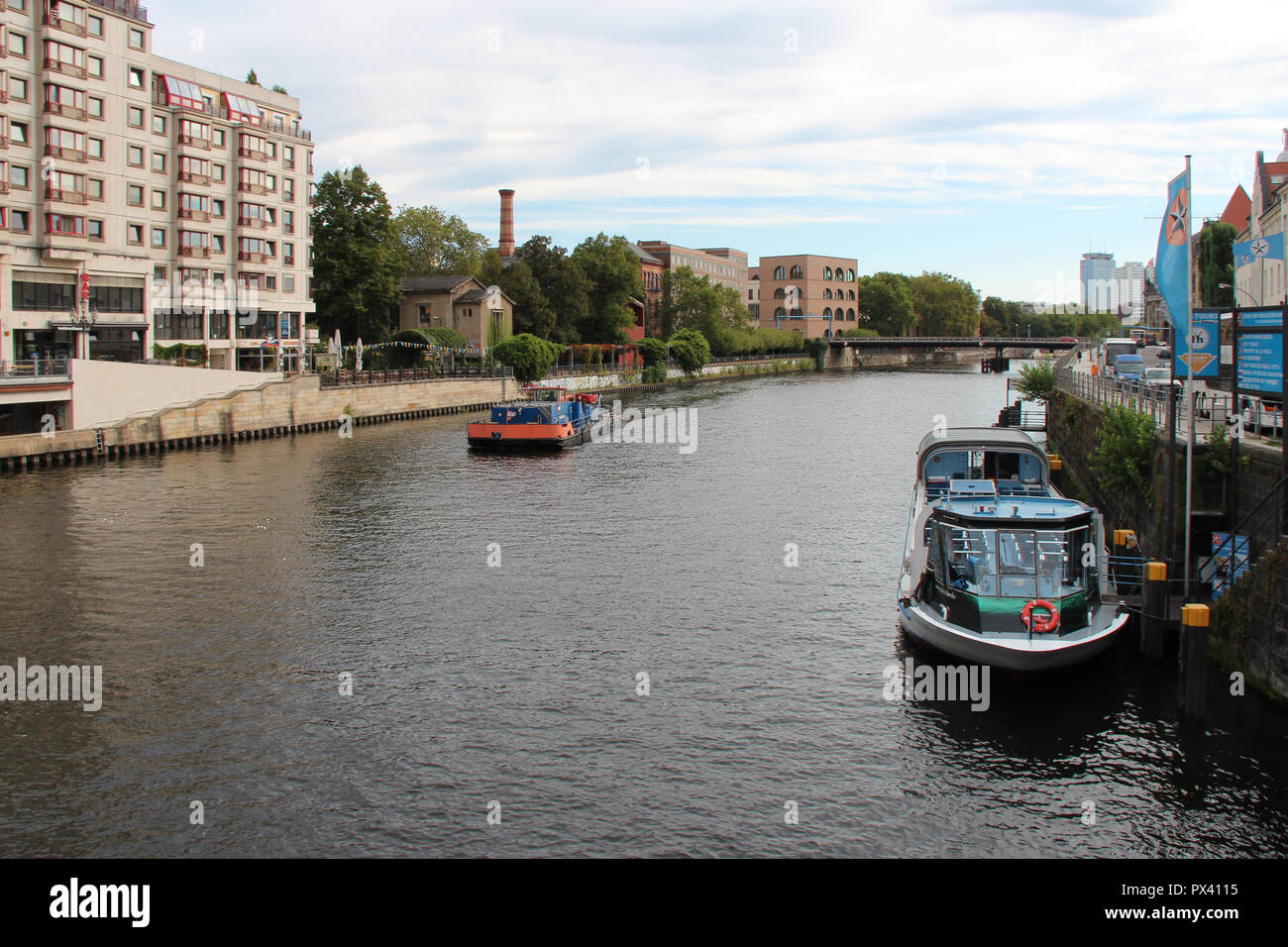 Berlin spree rive hi-res stock photography and images - Alamy