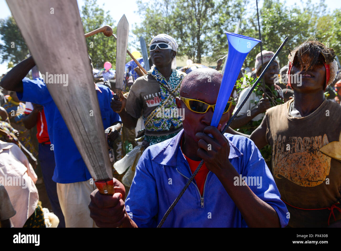 Circumcision knife hi-res stock photography and images - Alamy