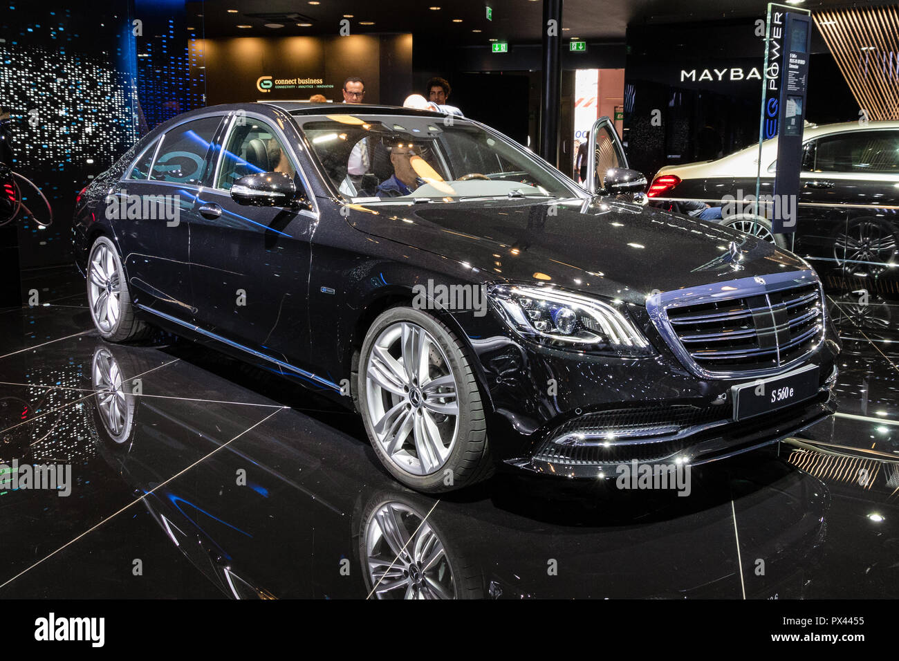 PARIS - OCT 2, 2018: Mercedes Benz S 560e plug-in hybrid limo car ...
