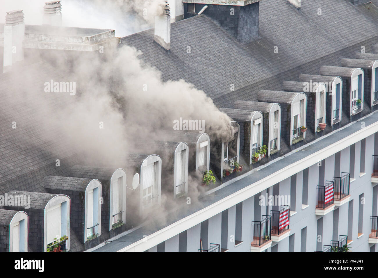 Fire in apartment building hi-res stock photography and images - Alamy