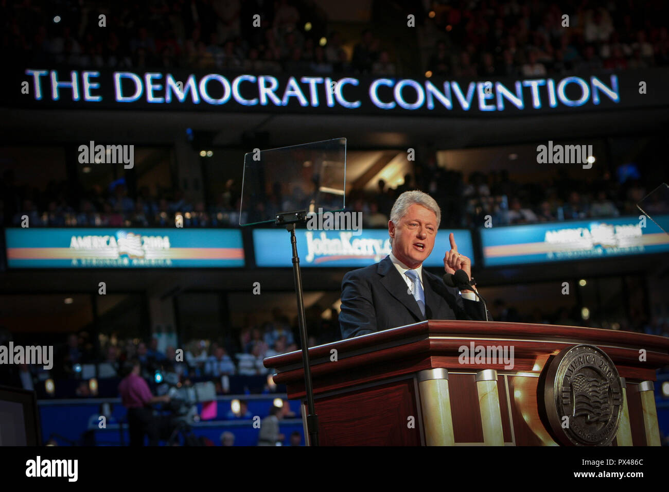 Former President Bill Clinton gives Keynote Address at the 2004 ...