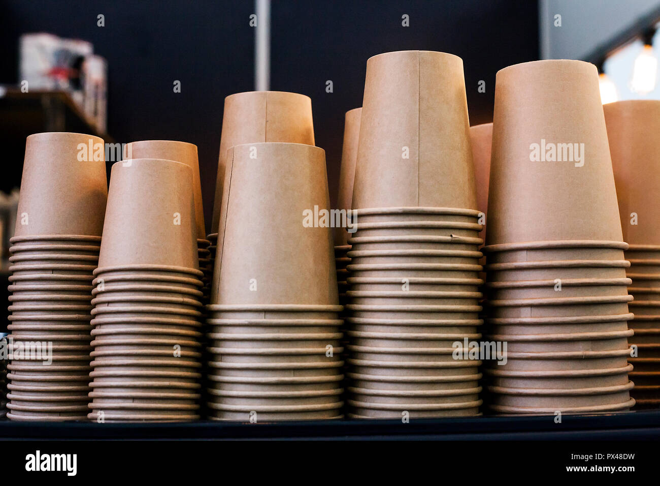 Pile of disposable coffee cups hi-res stock photography and images - Alamy