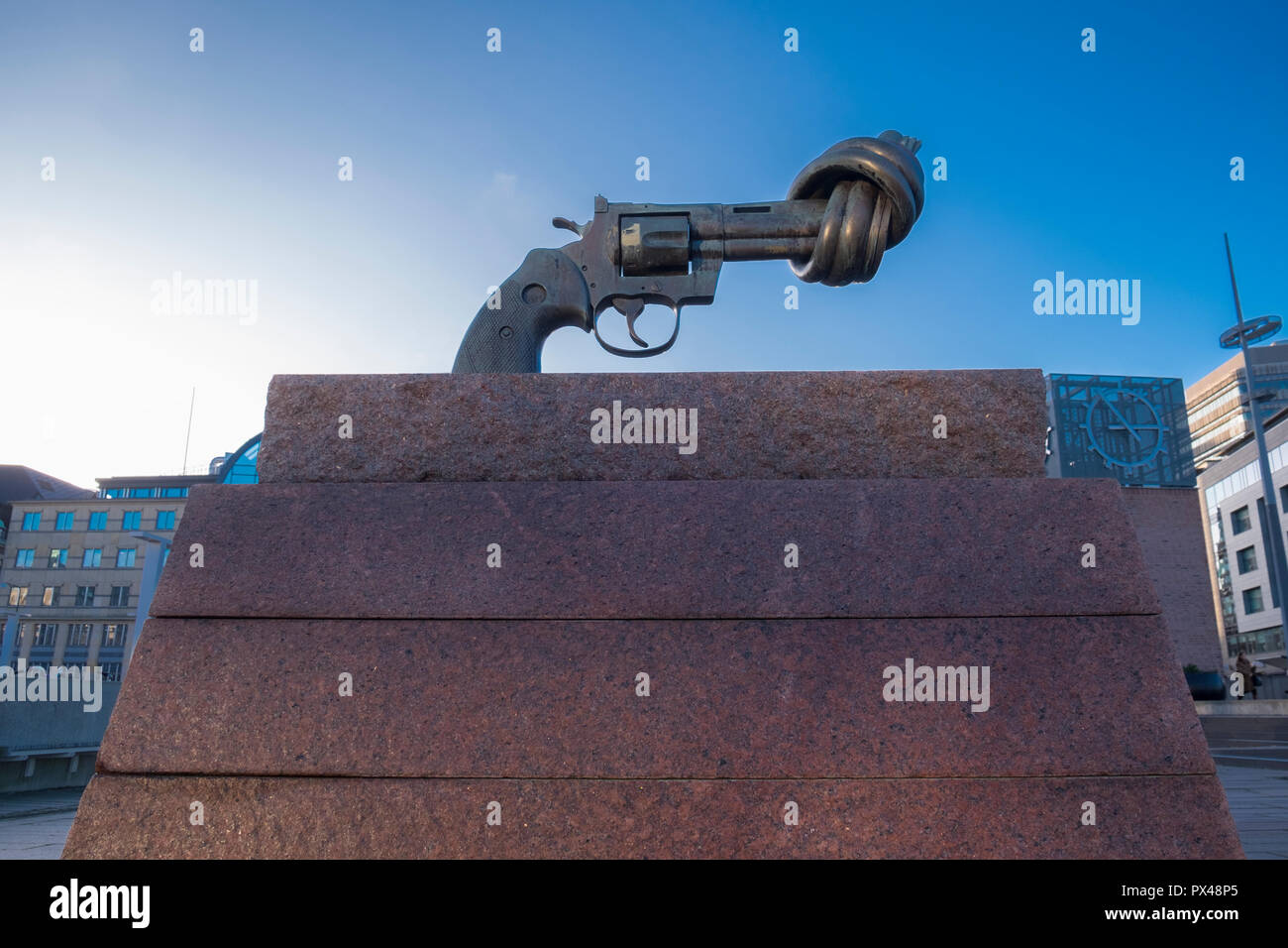 Swedish artist Carl Fredrik Reuterswärd of an oversized Colt Python ...