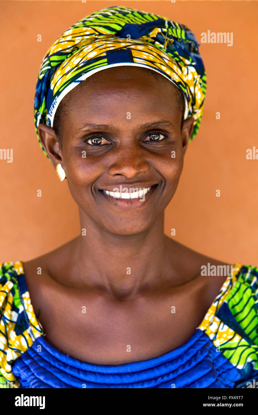 Jeune togolaise hi-res stock photography and images - Alamy