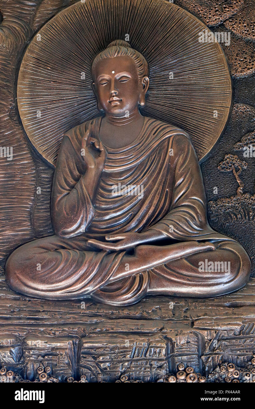 Buddha Preaching The First Sermon
