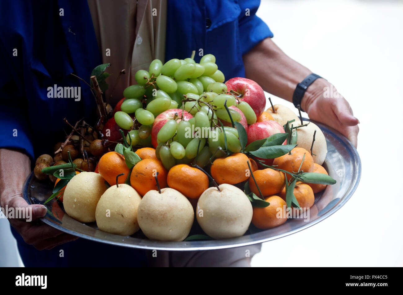 Fruit fruits plate hi-res stock photography and images - Alamy