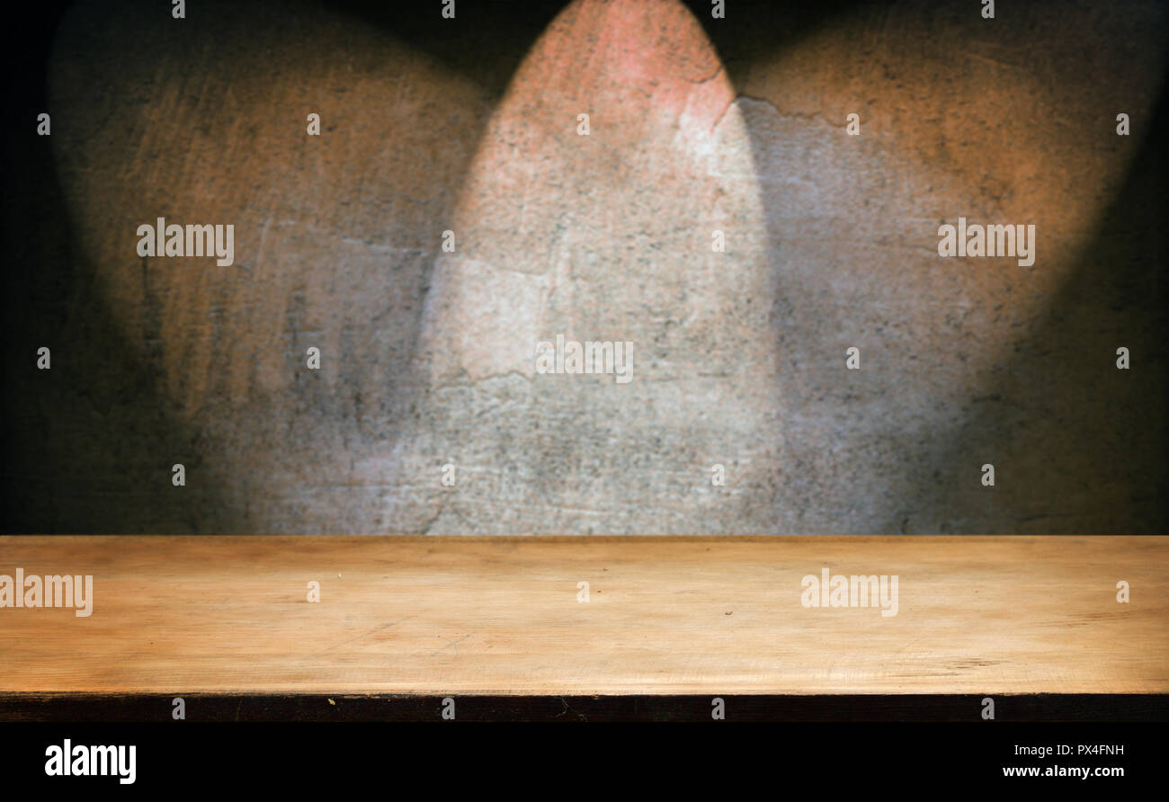 Empty table for display montages Stock Photo - Alamy