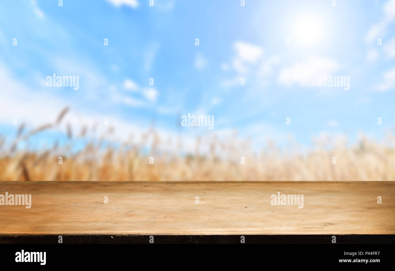 Empty table for display montages Stock Photo - Alamy
