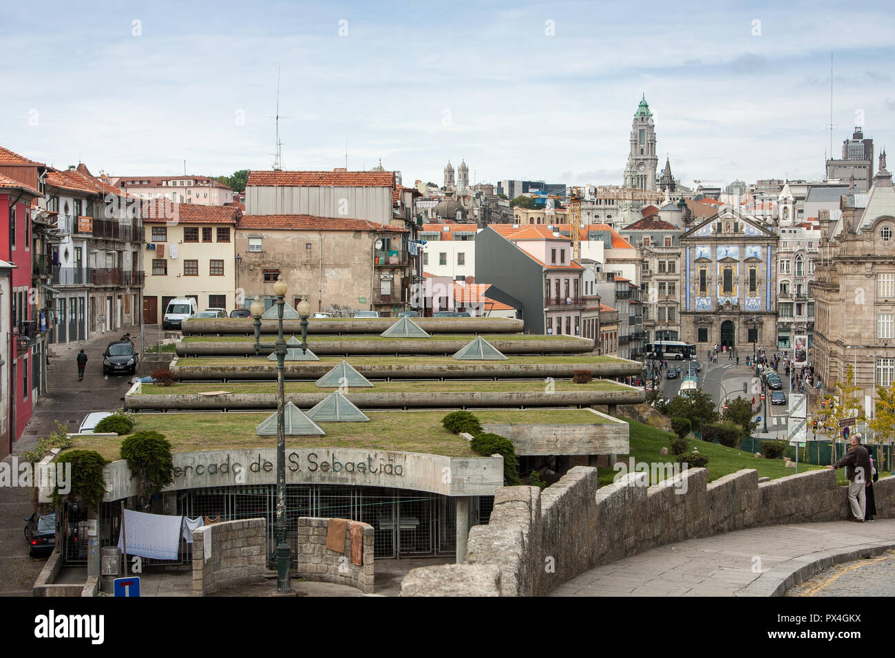 Monuments of porto hi-res stock photography and images - Alamy