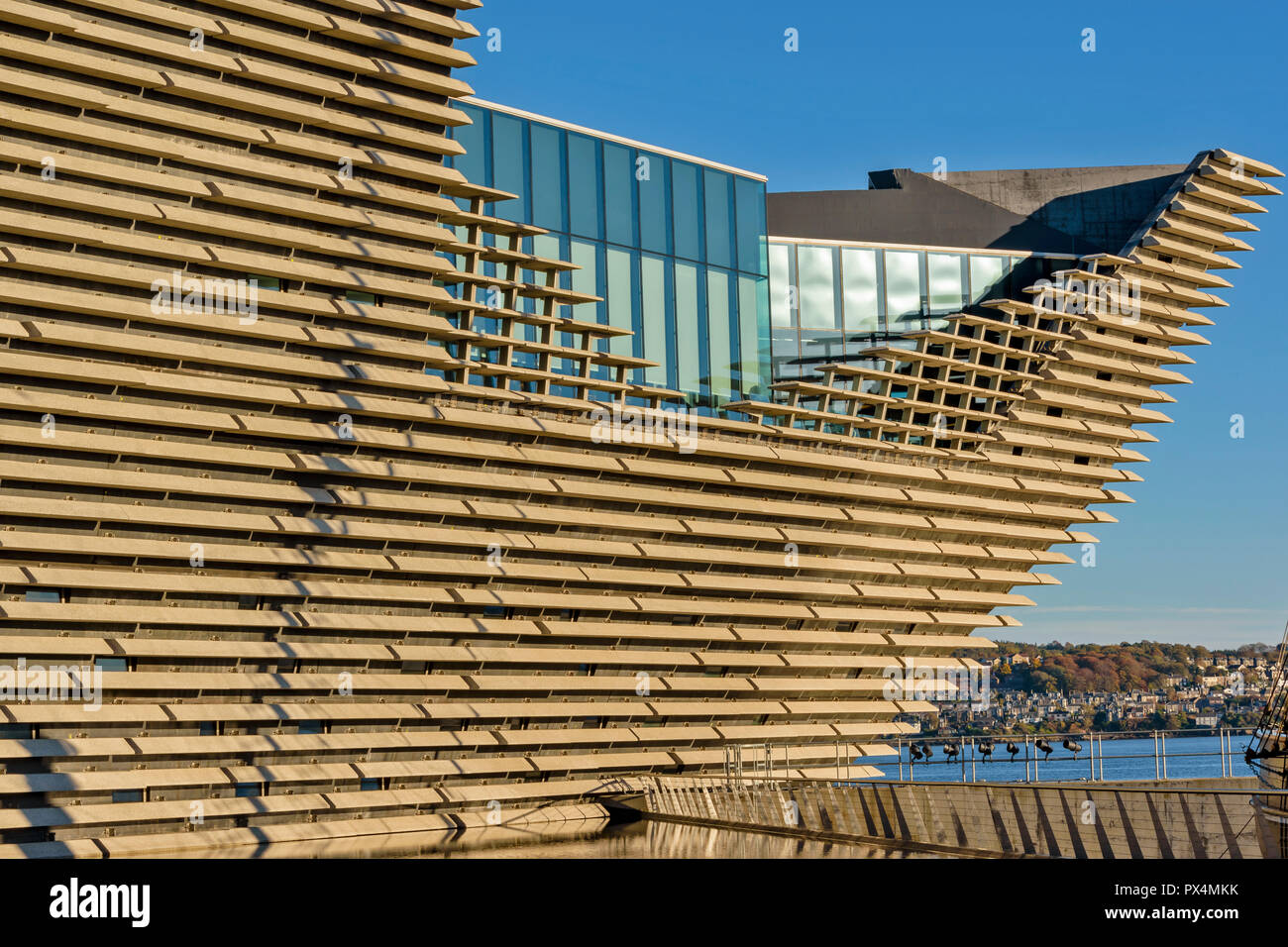 V & A MUSEUM OF DESIGN DUNDEE SCOTLAND THE PROW AND WINDOWS OF THE ...