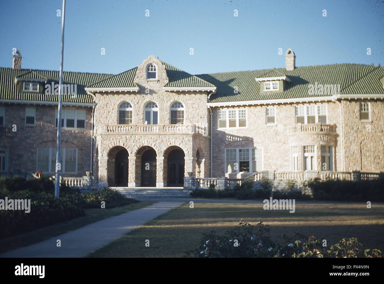 Memphis pink palace museum hi-res stock photography and images - Alamy