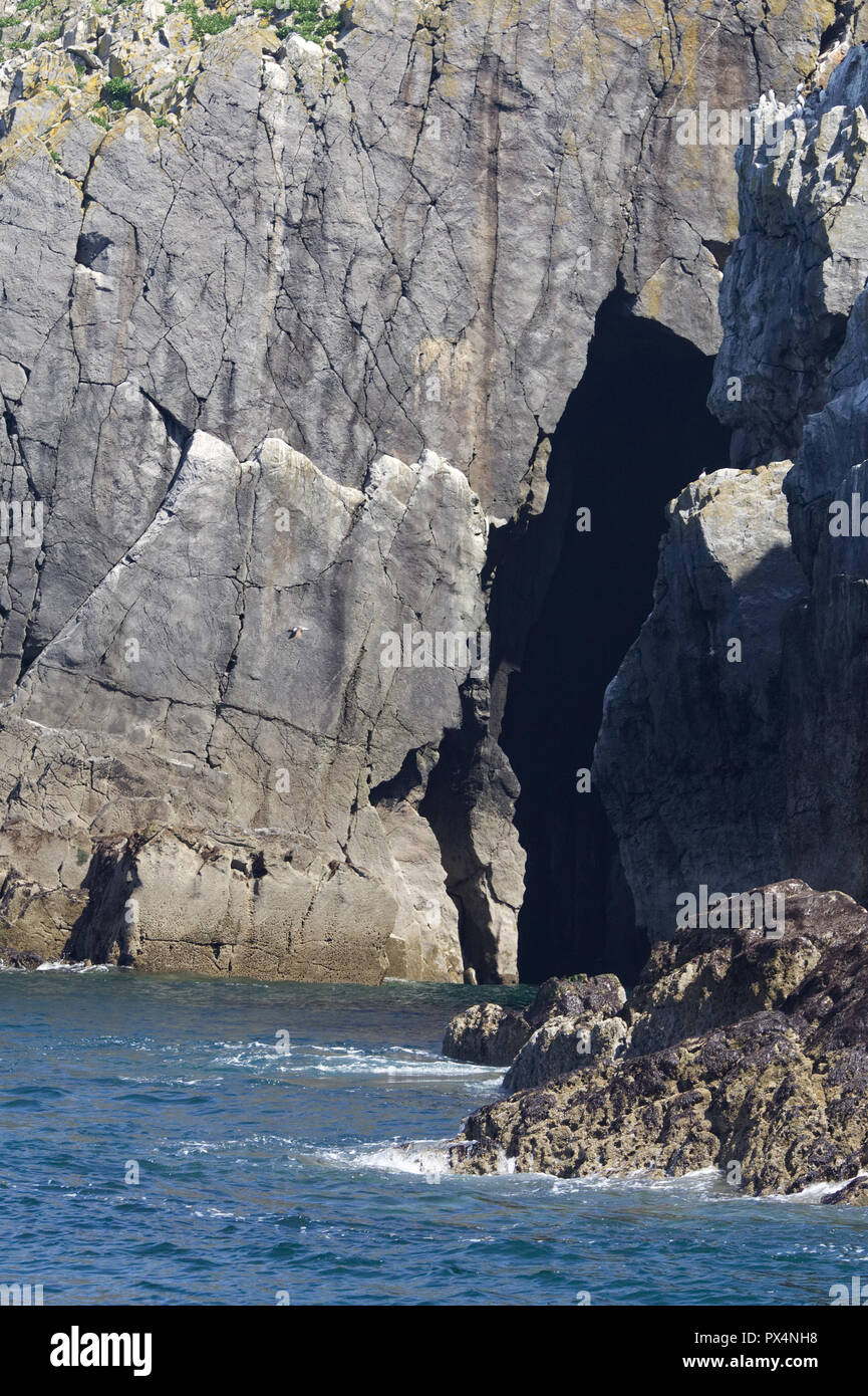 Seaside cliff cliffs ocean outside hi-res stock photography and images ...