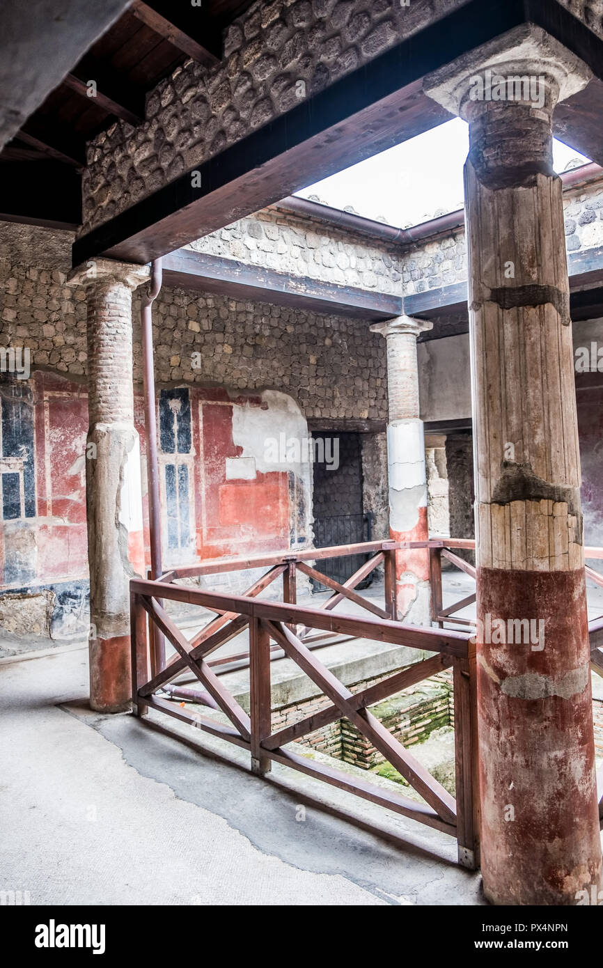 colonnade of impluvium an ancient Roman, Pompeii Stock Photo - Alamy