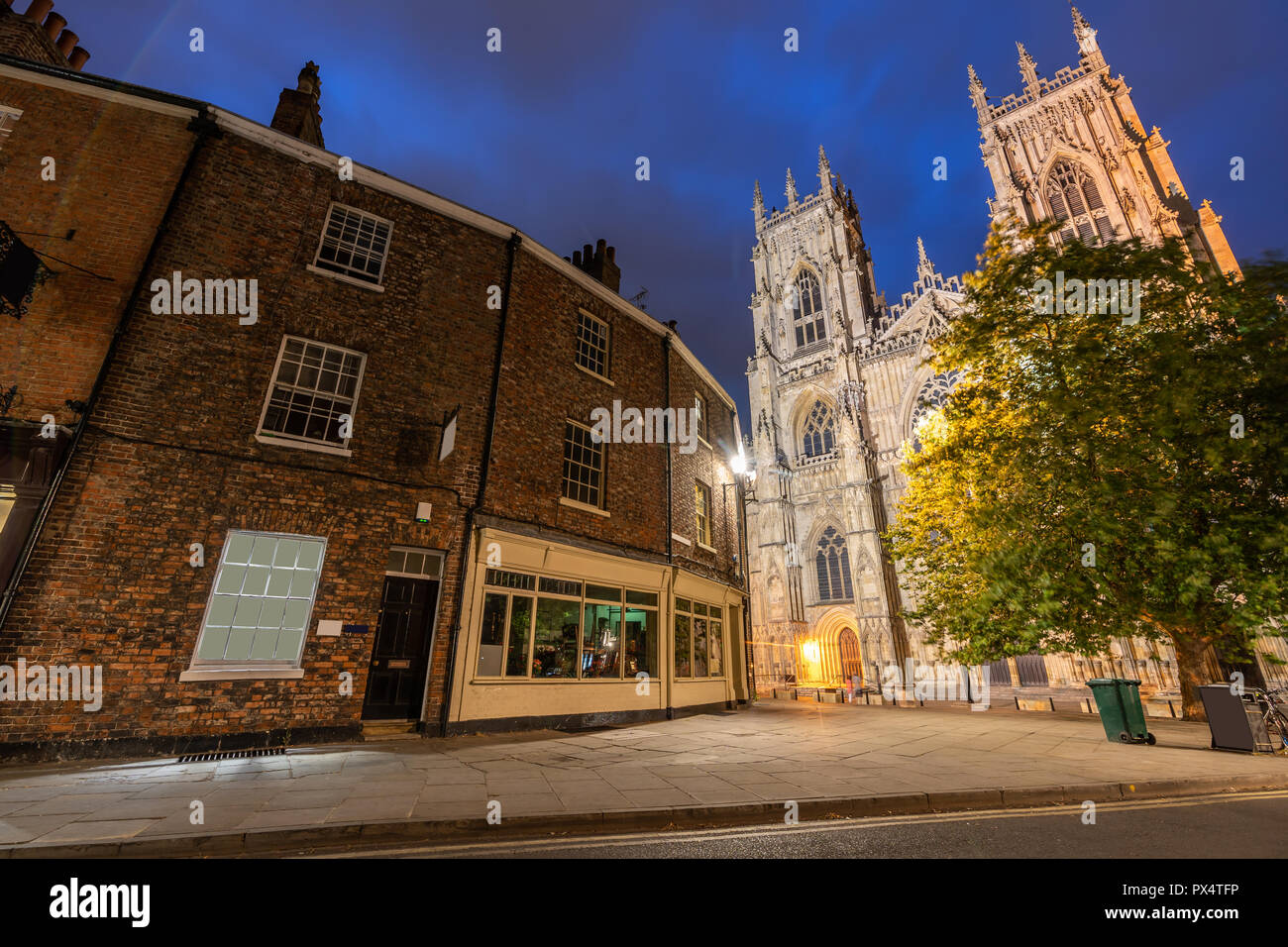 York minster Cathedral Sunset dusk, York, England UK Stock Photo - Alamy