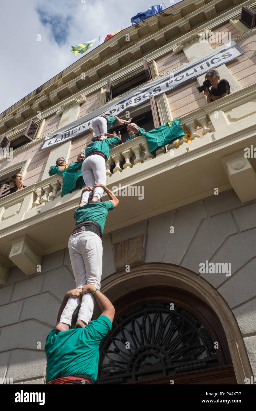 Human castles hi-res stock photography and images - Alamy