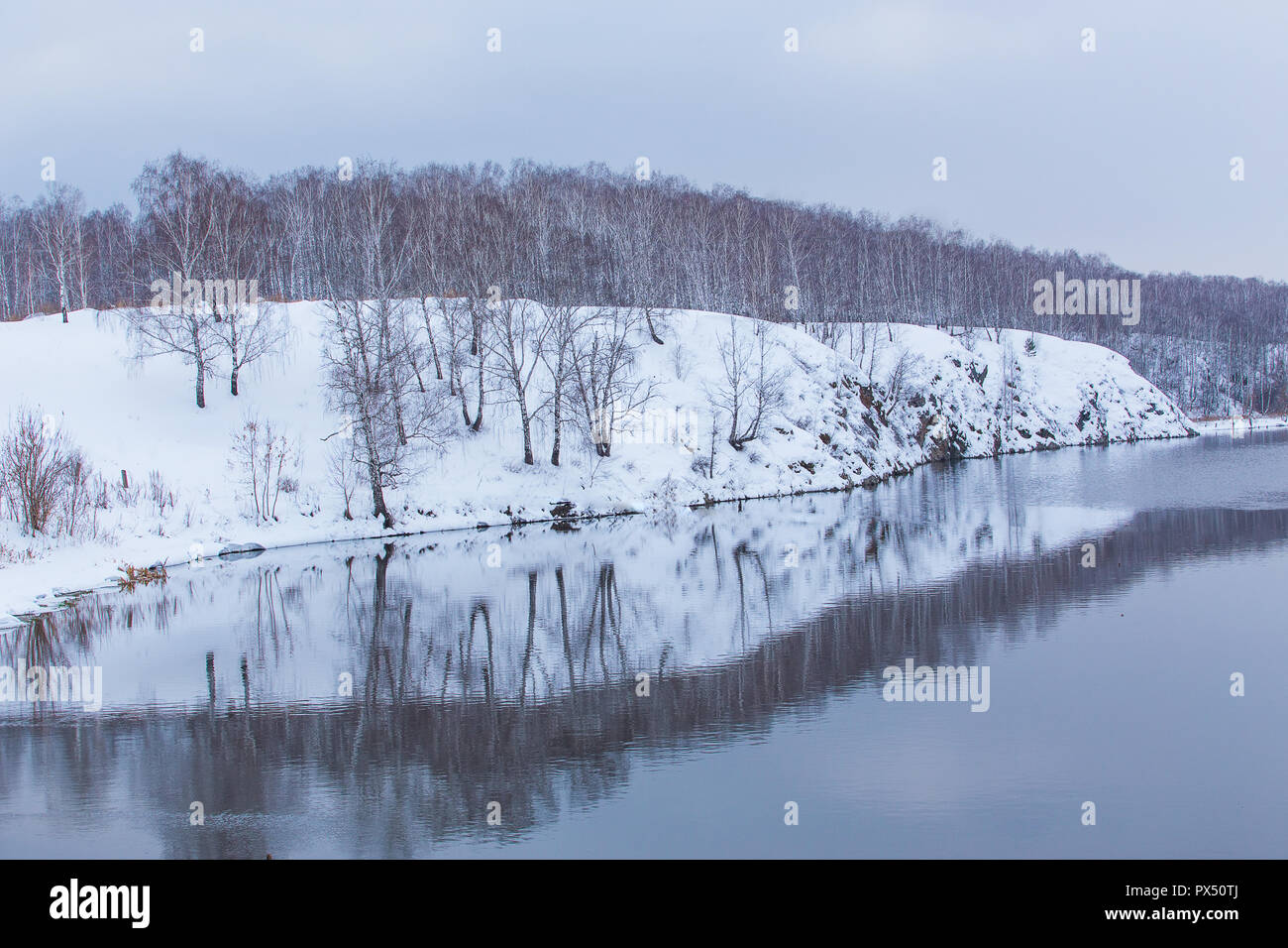 Snow covered river bank hi-res stock photography and images - Alamy