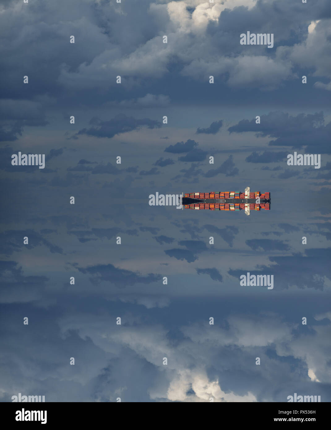 Side profile of cargo ship hi-res stock photography and images - Alamy